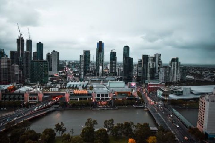 Melbourne on a rainy day | YHA Australia