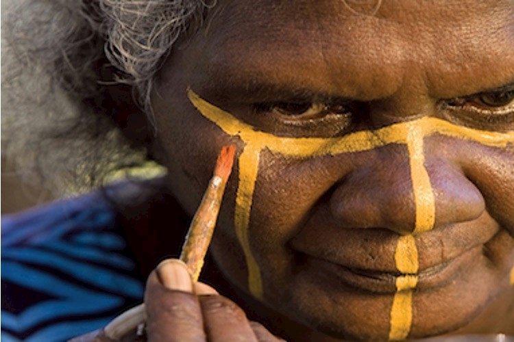 Tiwi Islands Aboriginal Cultural Day Tour | YHA Australia