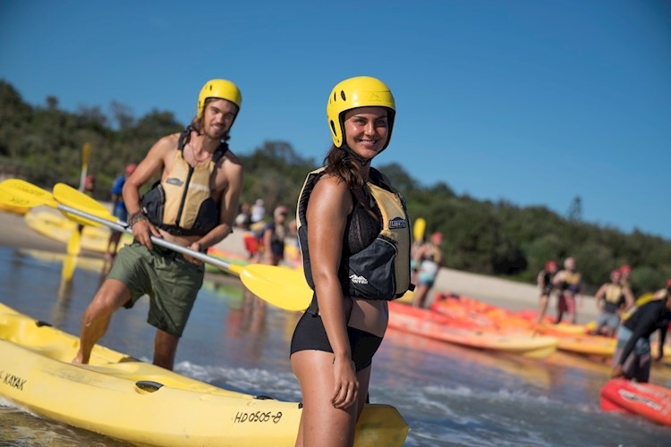 Byron Bay Dolphin Kayaking Tour | YHA Australia